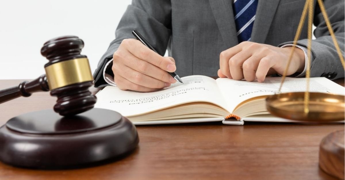 Best Jobs for Pre Law Students in 2025: Summer & Part-Time Roles